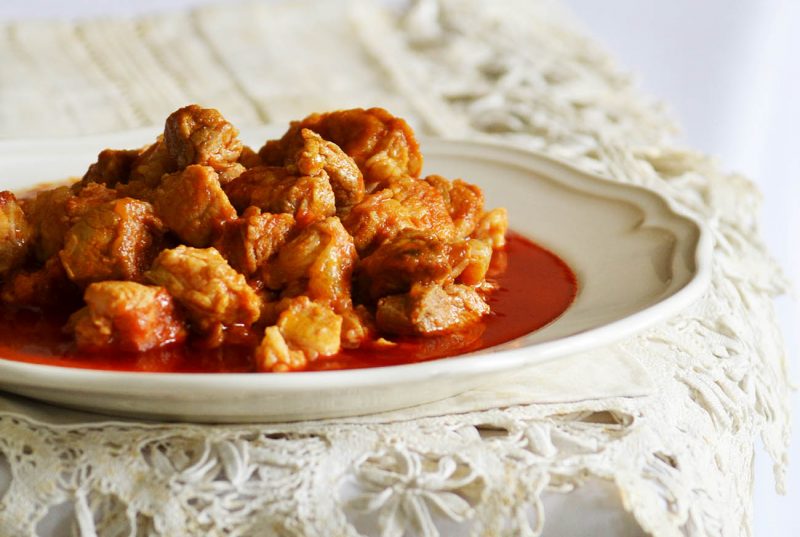 Basic: Hungarian Stew (Goulash/Pörkölt) Recipe | MYREILLE RECIPES