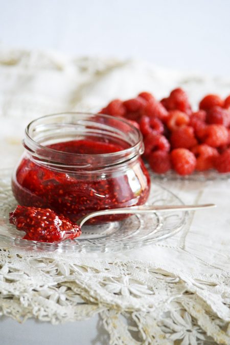 Homemade Raspberry Jam (Quick & Easy) | MYREILLE RECIPES